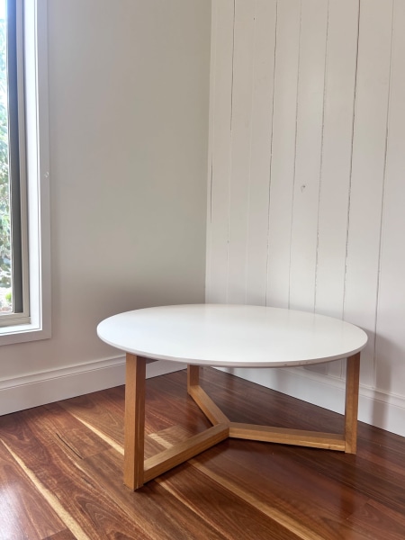 White Round Coffee Table Coffee Tables in Teesdale VIC Gumtree Australia