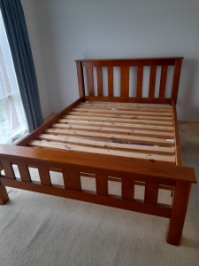 Gumtree queen bed frame store