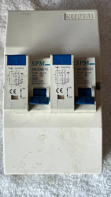 CLIPSAL Enclosure SPM SRCDM220 20A SRCDM210 10A Circuit Breaker RCD ...