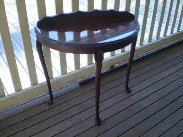 Vintage 1930s style Mahogany/Wallnut Curved hall table, glass top ...