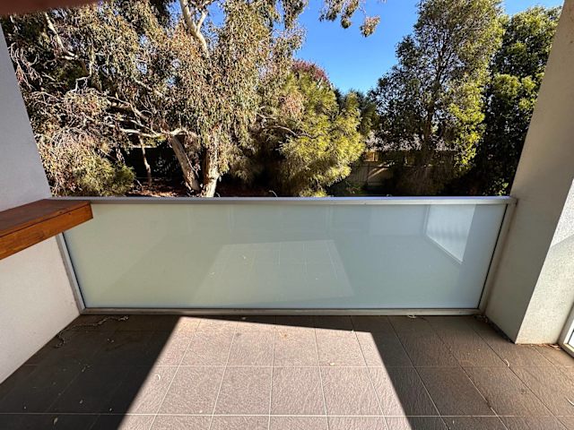 Opaque Glass Balustrade - Miscellaneous Goods in Athelstone SA ...