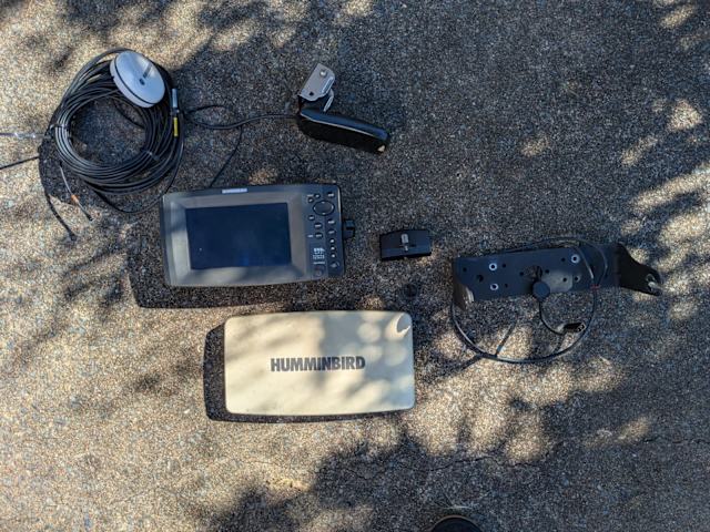 Hummingbird 898C Fish Finder - Fishing in Tingalpa QLD | Gumtree Australia