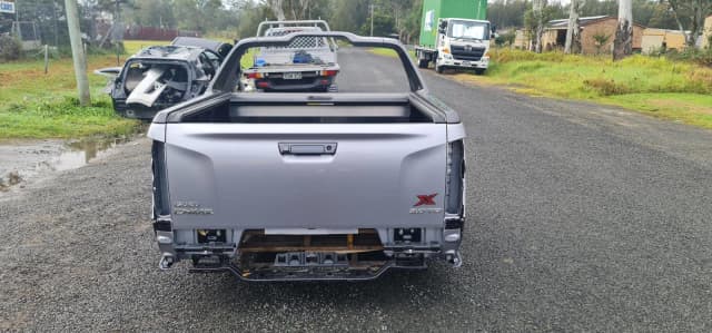 07/******2021******2023 ISUZU D-MAX X-TERRAIN TUB UTE BACK SILVER ...