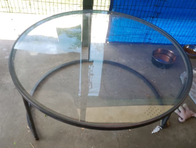 For sale metal frame round table | Other Furniture | Gumtree Australia ...
