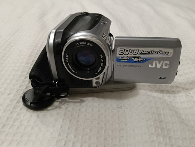 JVC GZ MG20AA 20GB Hard Disk Camcorder - Video Cameras in Hope Island ...