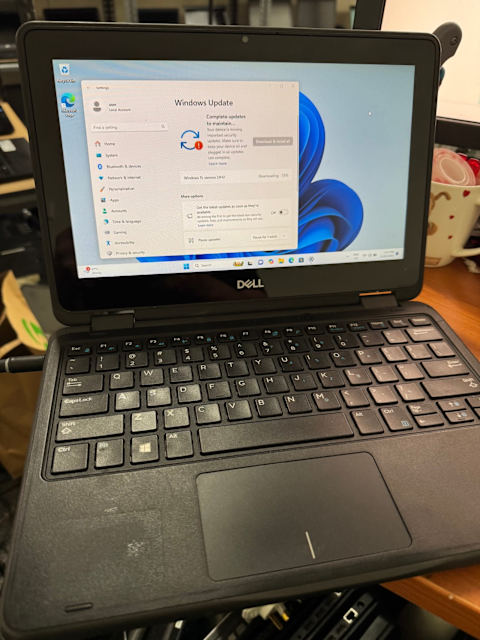 Another EX SCHOOL Touchscreen Dell Laptop! Deals On Now! /115 - Laptops ...