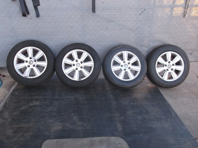 HOLDEN VZ COMMODORE / BERLINA 16x7 ALLOY MAGS & TYRES | Wheels, Tyres ...