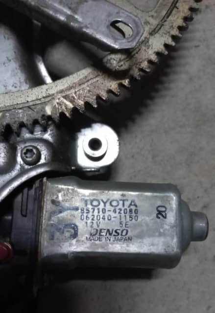 Window regulator with motor to suit Toyota Rav4 XA20 (Series ACA21R ...