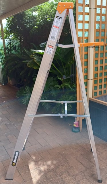 Single Sided Aluminium Step Ladder - Ladders & Scaffolding in Kapunda ...