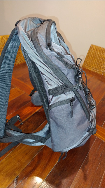 Backpack denali trek 30 L hiking walking lightweight day pack near new ...
