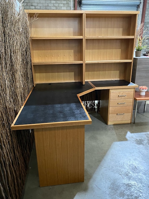 Corner Desk With Hutch Incl Drawers 180 x 180 - Desks in Salisbury QLD ...