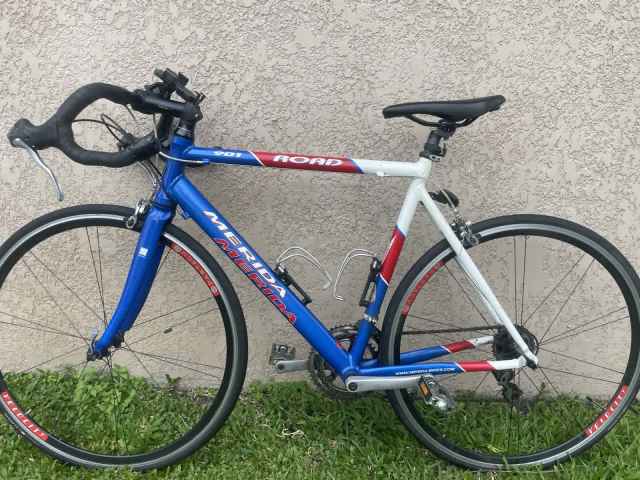 Classic Merida Road Racer: Lightweight and Speed-Optimized - Men's ...