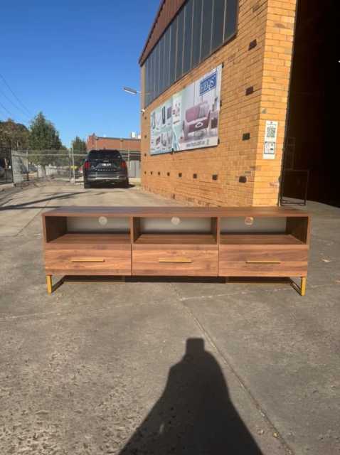 LOWER PRICE FOR SAMPLE SHAAN TV UNIT!! NO DAMAGE!!! FOR CLEARANCE ...