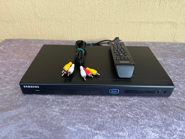 Samsung DVD Player with Remote Control and RCA Cable Rosebud - DVD ...