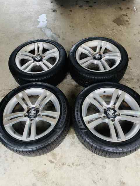 18 inch Holden commodore wheel set with Pirelli tyre | Wheels, Tyres ...
