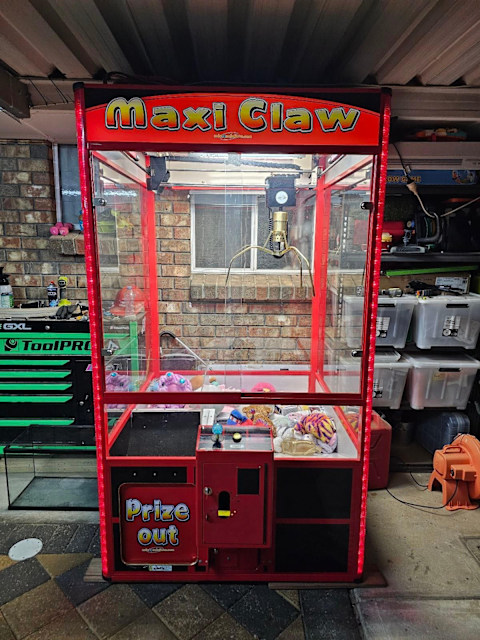 Maxi-Claw Arcade Claw Machine Skill Tester - Other Video Games ...