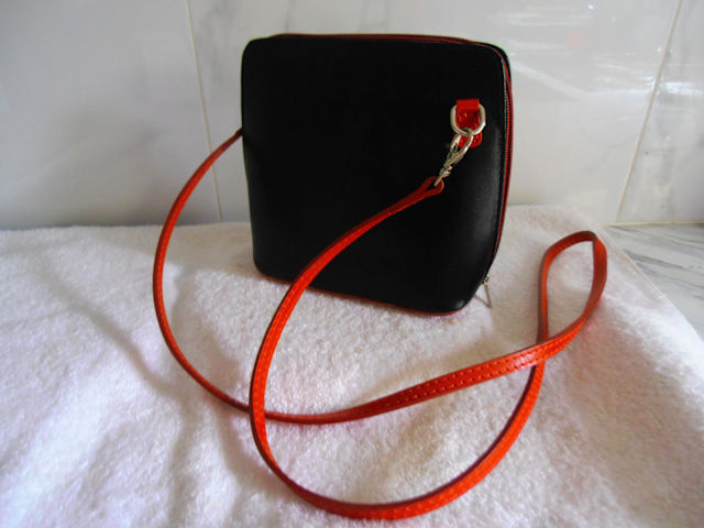 Leather Handbag, Black & Red - Vera Pelle, Made in Italy. As New ...