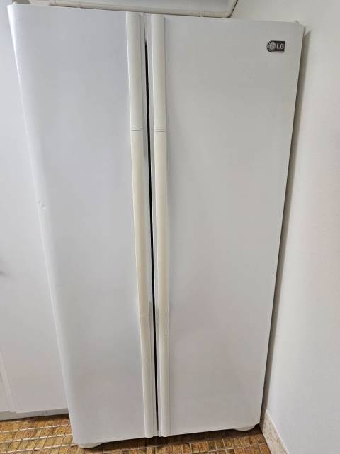 LG fridge in good working condition (610 L) - Fridges & Freezers in ...