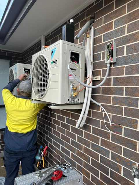 Electrical Trade Assistant/ 3th year Apprentice looking for a job ...