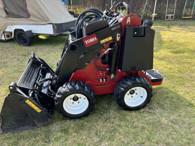 Toro 320D mini loader | Other Construction Vehicles & Equipment ...