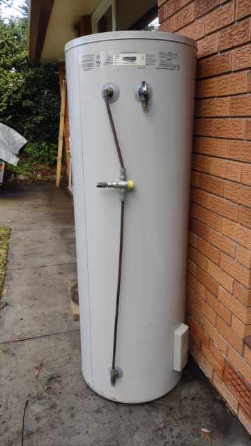 315L Dux Hot Water Tank - Building Materials in Normanhurst NSW ...
