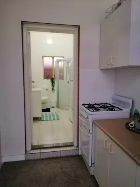 Backyard Granny Flat in Bankstown - 5 min walk to station - for Rent ...