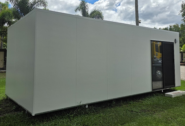 7.2m X 3.1m Portable Office / Studio / Cabin / Teenage Retreat / Donga ...