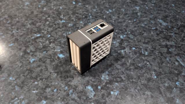 Raspberry PI 5 4GB in a Custom 3D Printed Fractal North Case - Other ...
