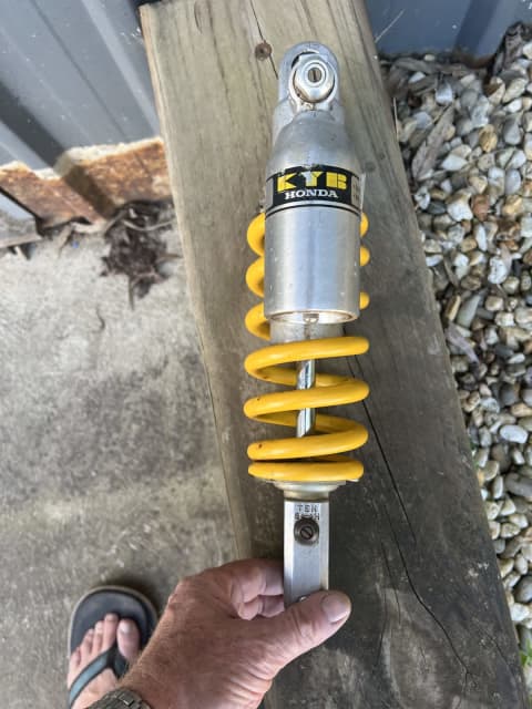 Honda. Xr 250. 400? Rear shock | Motorcycle & Scooter Parts | Gumtree ...