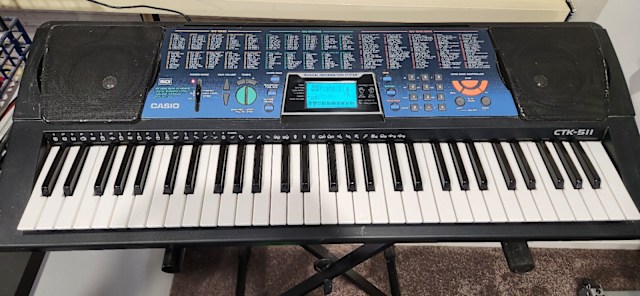 Casing keyboard with stand - Keyboards & Pianos in Golden Grove SA ...