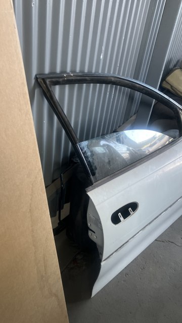 Vt commodore front door | Auto Body parts | Gumtree Australia Brisbane ...