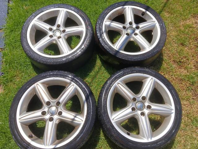 4 x VT HSV GTS 18 Rims Genuine Hsv No cracks or buckles Tyres have ...