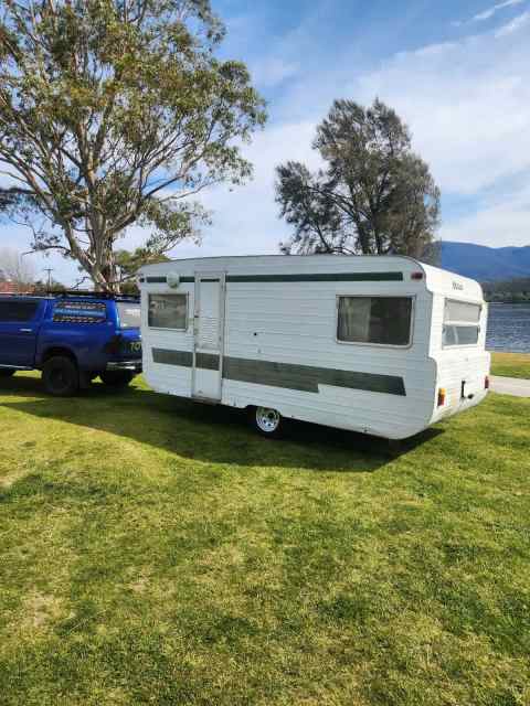 16 Foot Franklin Arrow Solid Roof 5 Berth Caravan | Caravans | Gumtree ...