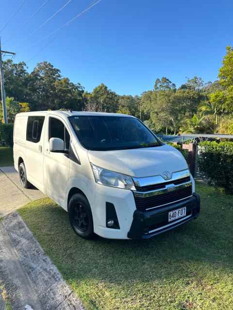 2020 TOYOTA HIACE LWB CREW 6 SP AUTOMATIC 4D VAN | Cars, Vans & Utes ...