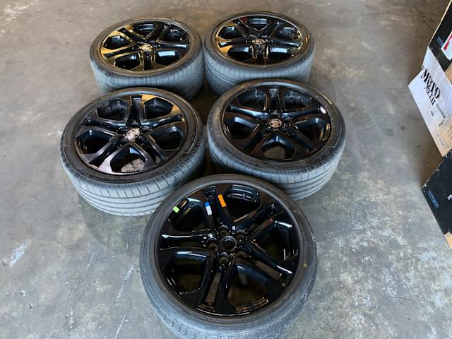 VF 2 SSV Redline Holden Commodore wheels with Bridgestone tyres ...
