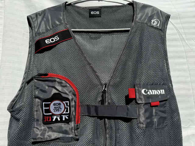 New CANON EOS Professional Photographer vest - Digital Camera ...