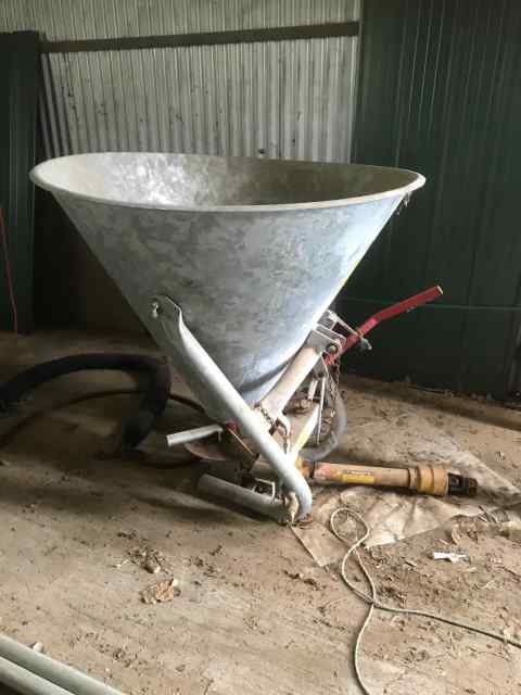 Fertiliser spreader Rondini Sp500 - Miscellaneous Goods in Elland NSW ...