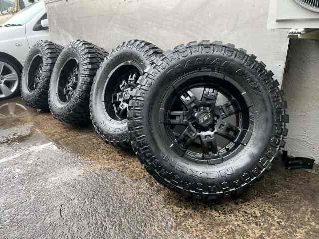 Mickey Thompson 17 Inch Alloy Wheels w/ 34 Inch Nexem Tyres *Delivery ...