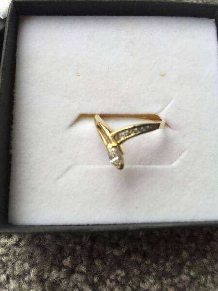 Ladys 18 ct yellow gold marquise diamond ring valuation certificate ...