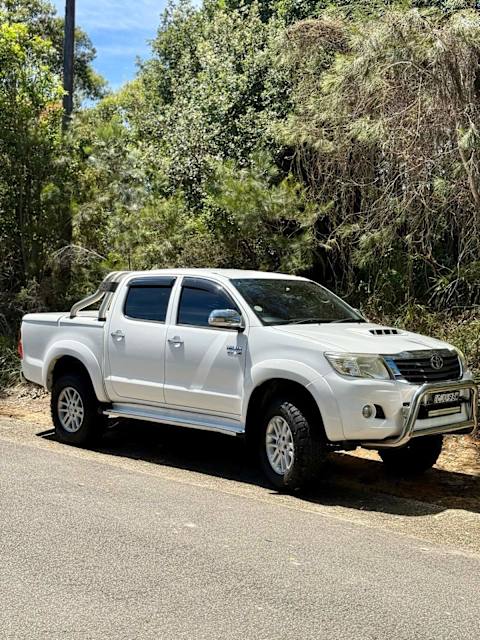 2012 TOYOTA HILUX SR5 (4x4) 5 SP MANUAL DUAL CAB P/UP | Cars, Vans ...