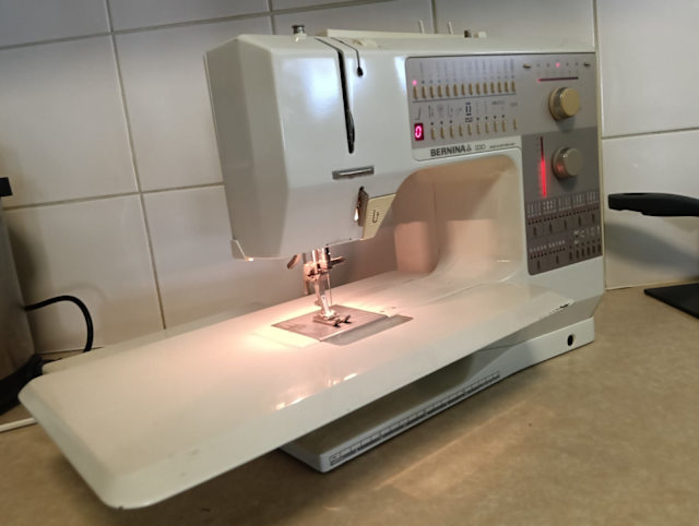 BERNINA 1230 sewing machine & extras - Sewing Machines in Heritage Park ...