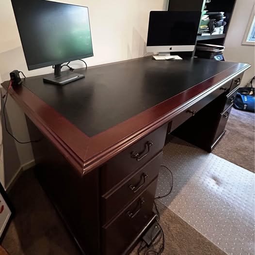 Dark Timber Executive Desk - Desks in Cannon Hill QLD | Gumtree Australia