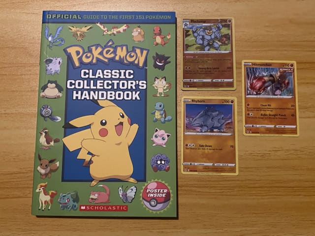 Pokémon Classic Collection Handbook with 3 Pokémon Cards - Children's ...