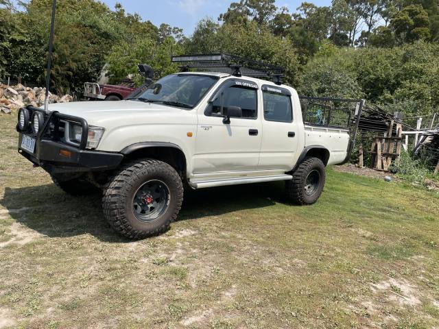 2000 TOYOTA HILUX RZN169R 5 SP MANUAL 4x4 DUAL CAB P/UP, 5 seats | Cars ...