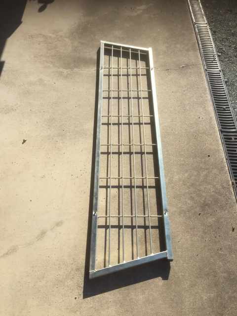 Alloy ute tray high quality steel rear window protector | Auto Body ...