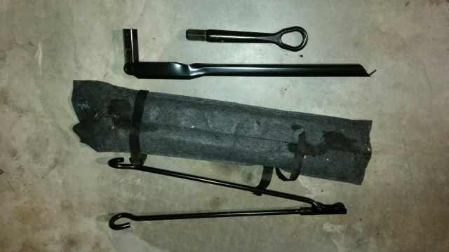 07/2020 to 12/2024 LDV Deliver 9 - Jack tool kit with wheel brace ...