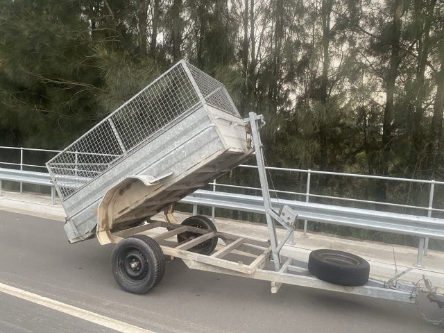 MARIO TRAILERS GALVANISED TIPPER BOX TRAILER WITH HIGH SIDES AND CAGE ...