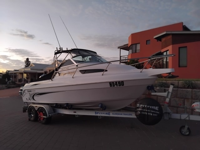Haines Hunter 650 Classic with new Spitfire Trailer | Motorboats ...
