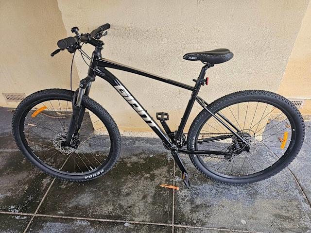 Giant Talon 4 2024 Large - Men's Bicycles in St James WA | Gumtree ...