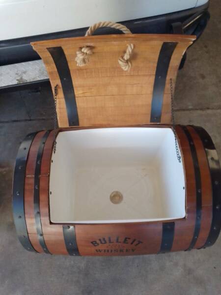 Bulleit bourbon whiskey wooden Esky pick up Girrawheen - Collectables ...
